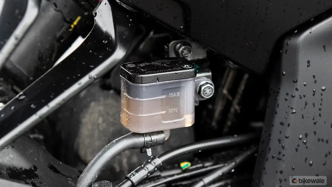 Bajaj Pulsar N160 Rear Brake Fluid Reservoir Image – BikeWale