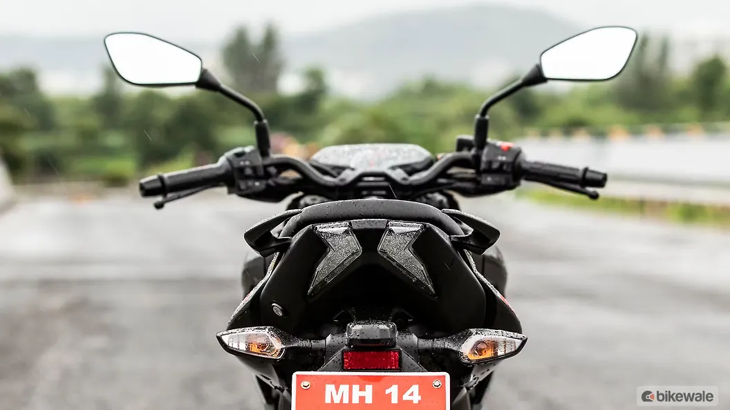 Bajaj Pulsar N160 Rear View Image – BikeWale