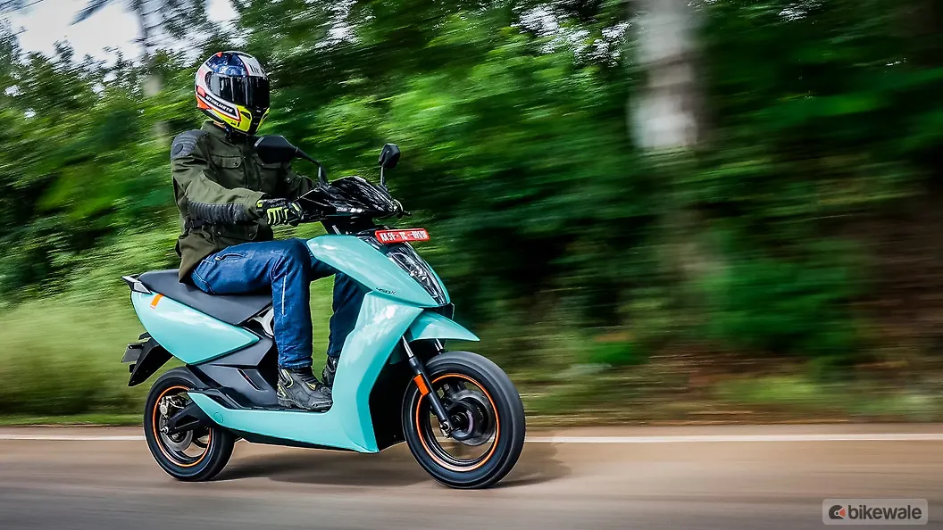 Ather 450X Gen 2 Left Rear Three Quarter Image – BikeWale