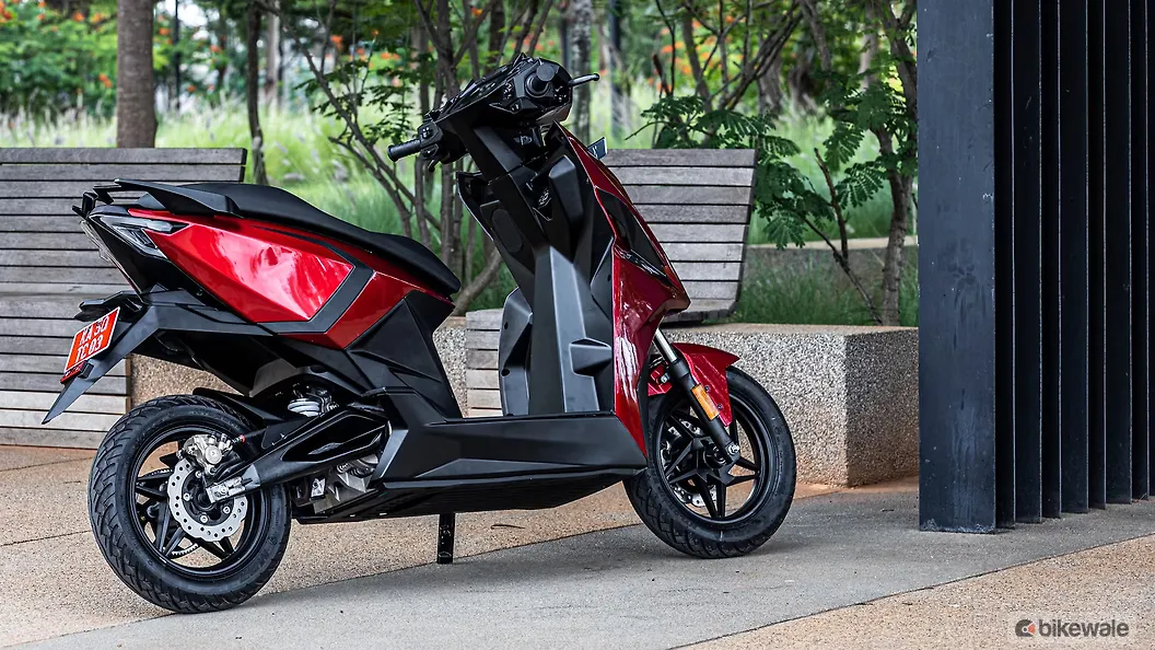 Simple Energy One [2023-2025] Rear View Image – BikeWale