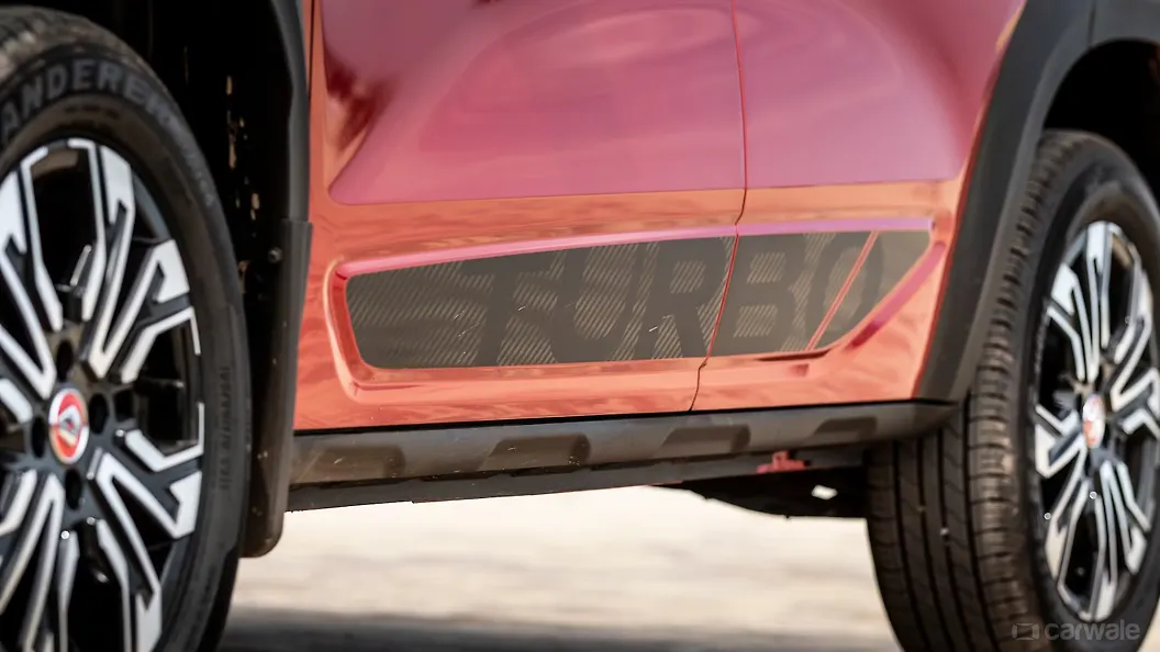 Kiger Right Front Three Quarter Image, Kiger Photos in India - CarWale