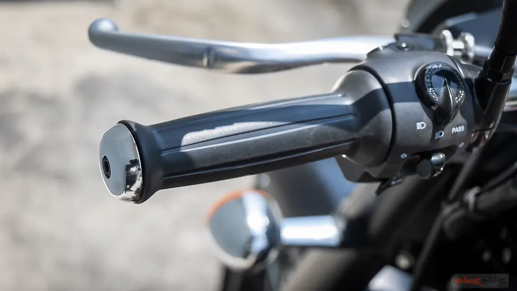 Royal Enfield Bullet 350 Fuel Tank Image – BikeWale