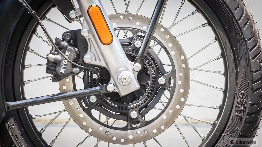 Royal Enfield Bullet 350 Front Wheel Image – BikeWale
