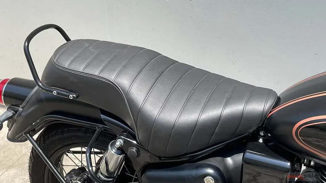 Royal Enfield Bullet 350 Bike Seat Image – BikeWale
