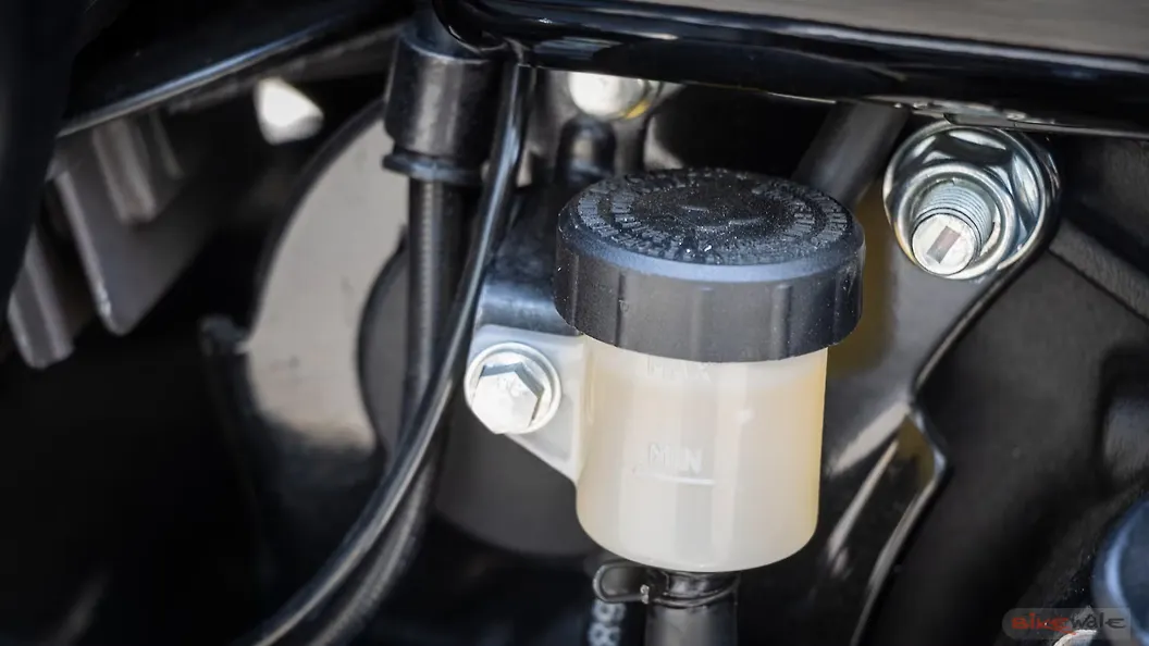 Royal Enfield Bullet 350 Rear Brake Fluid Reservoir Image – BikeWale