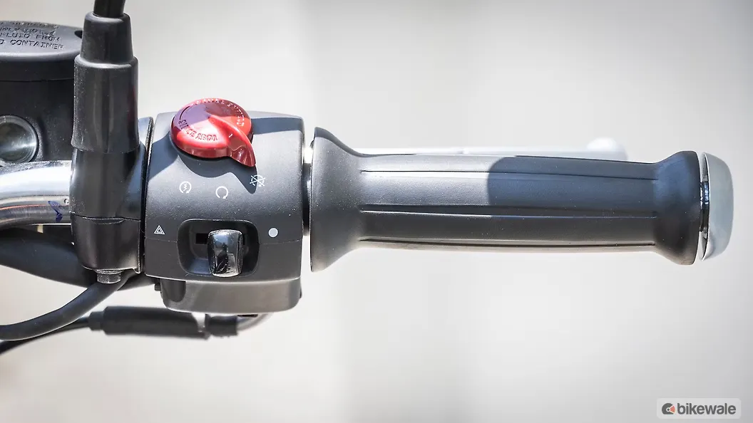 Royal Enfield Bullet 350 Right Side Handelbar Throttle Grip Image ...