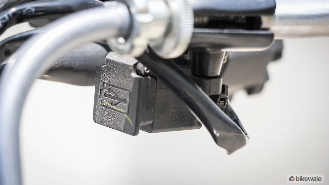Royal Enfield Bullet 350 USB Charging Port Image – BikeWale