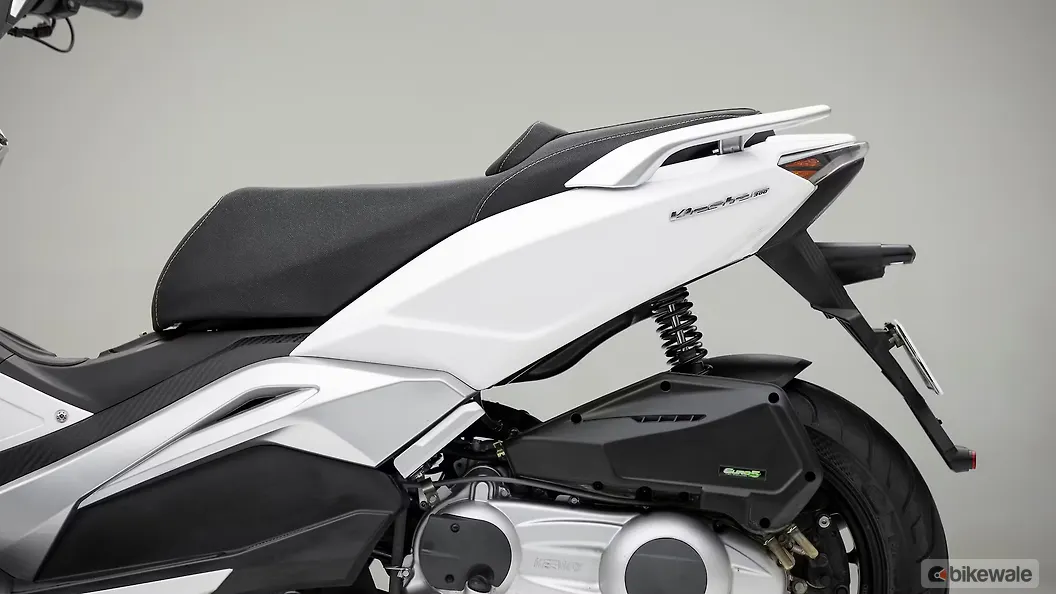 Keeway Vieste 300 Open Fuel Lid Image – BikeWale