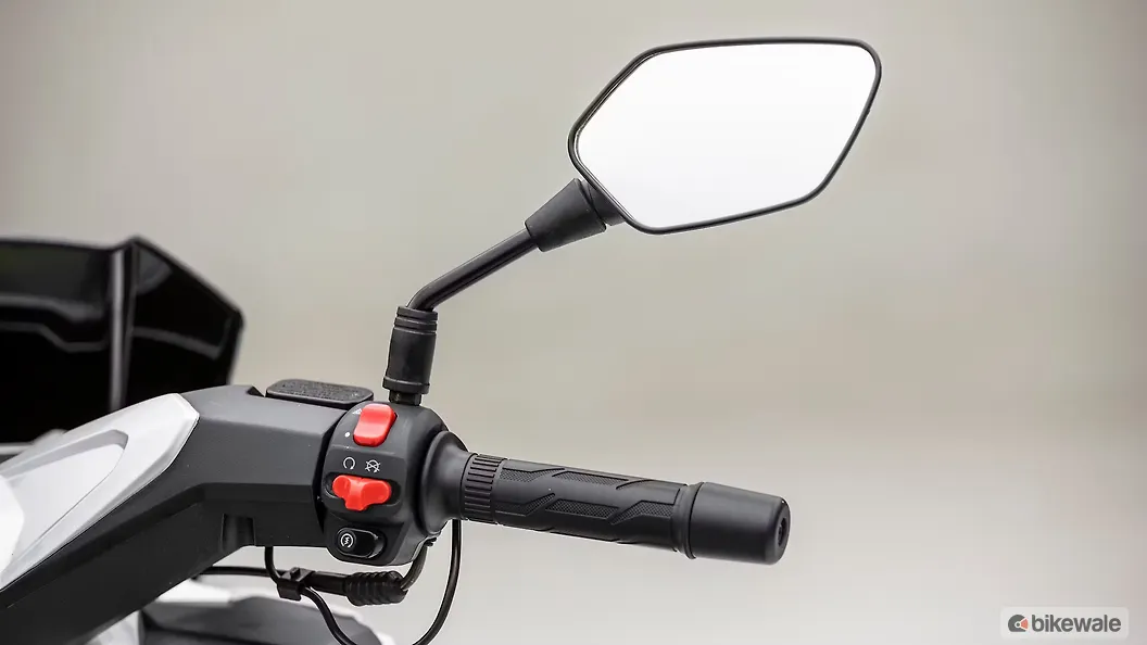 Keeway Vieste 300 Multifunction Switchgear Image – BikeWale