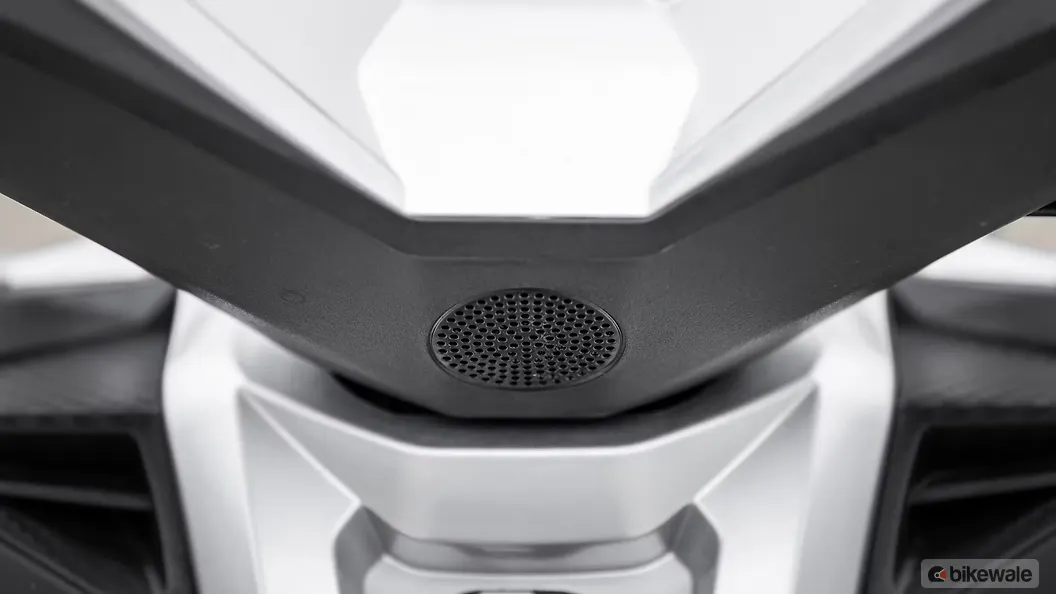 Keeway Vieste 300 Hazard Lights Switch Image – BikeWale