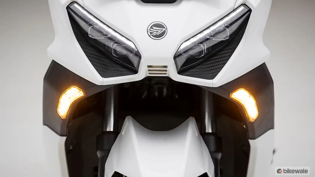 Keeway Vieste 300 Head Light Image – BikeWale