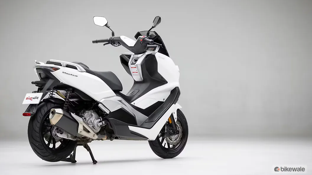 Keeway Vieste 300 Right Side View Image – BikeWale