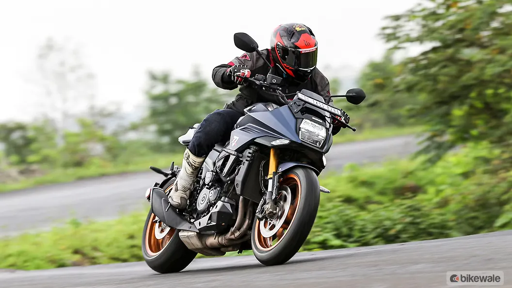 Suzuki Katana Right Front Three Quarter Image – BikeWale