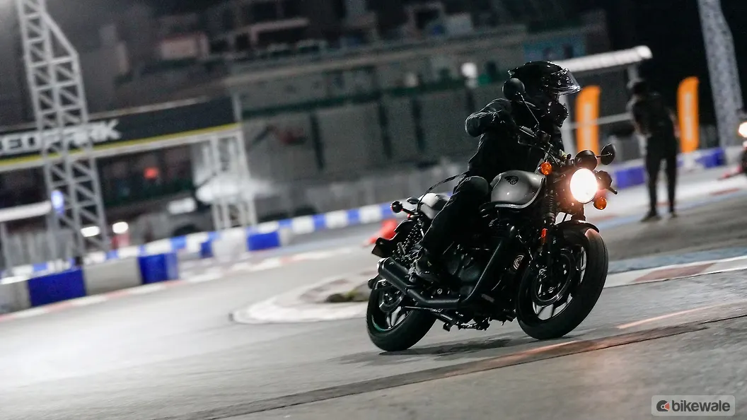 Royal Enfield Hunter 350 Right Side View Image – BikeWale