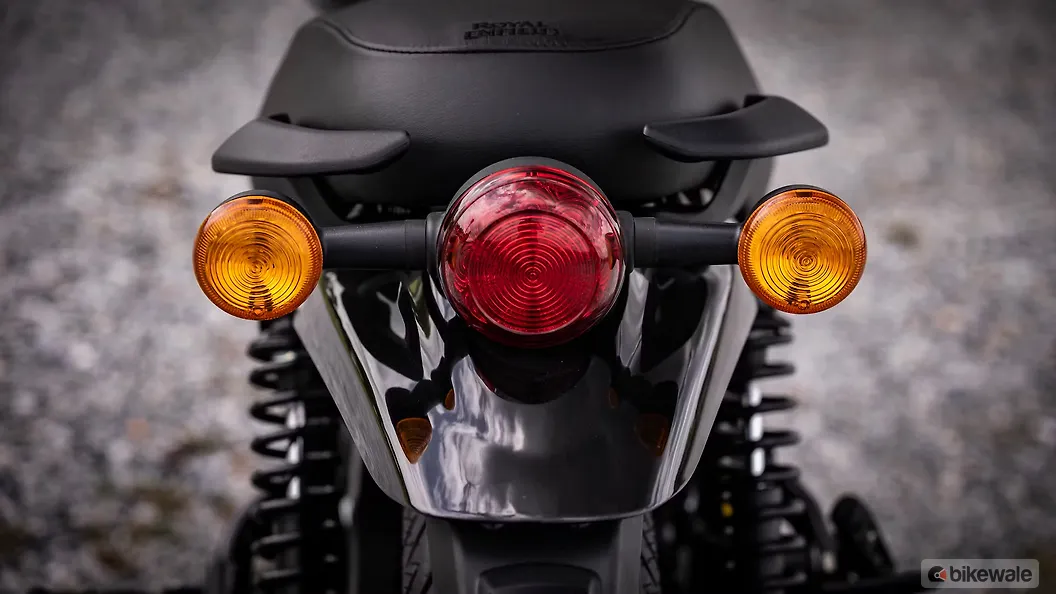 Royal Enfield Hunter 350 [2024] Tail Light Image – BikeWale