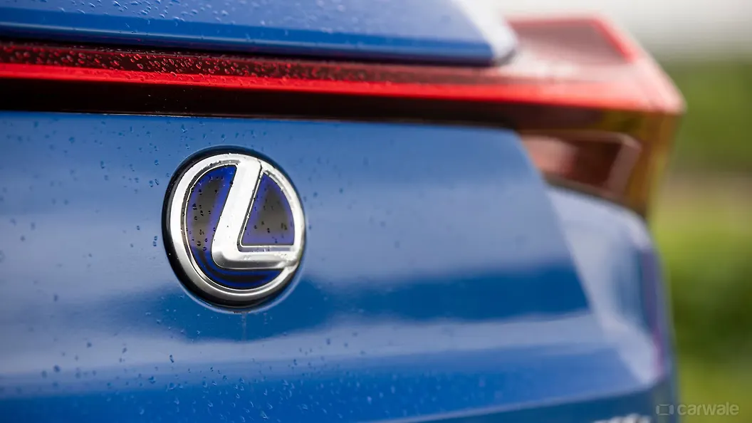 UX 300e Rear Logo Image, UX 300e Photos in India - CarWale