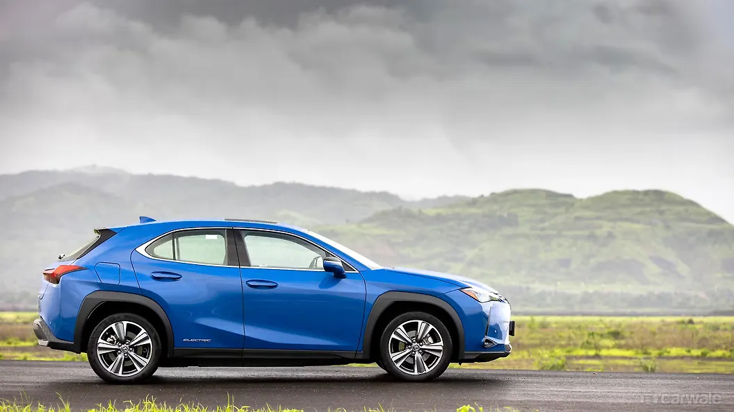 UX 300e Right Side View Image, UX 300e Photos in India - CarWale