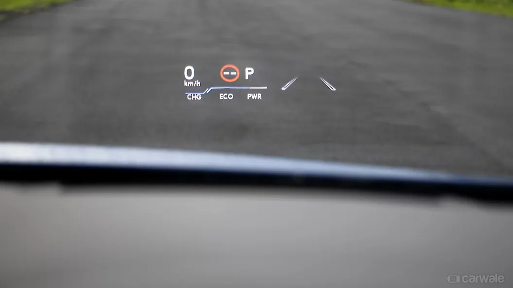 UX 300e Head-Up Display (HUD) Image, UX 300e Photos in India - CarWale
