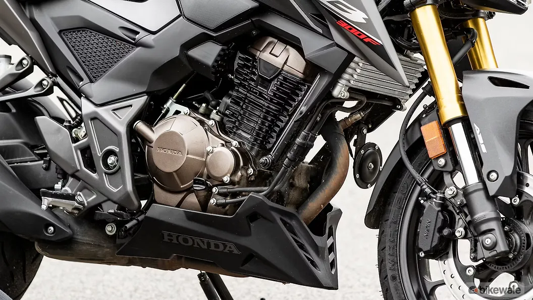Honda CB300F Engine From Right Image – BikeWale