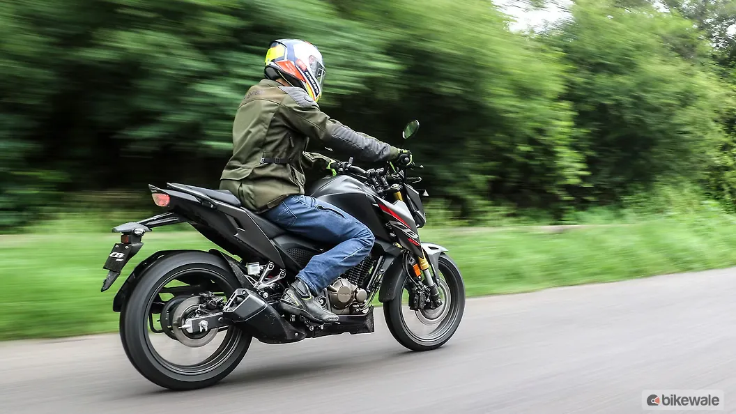 Honda CB300F Right Rear Three Quarter Image – BikeWale