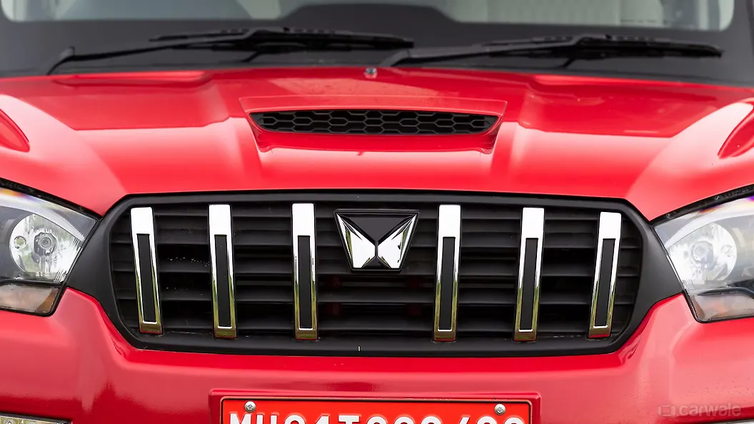 Scorpio Front Logo Image, Scorpio Photos in India - CarWale