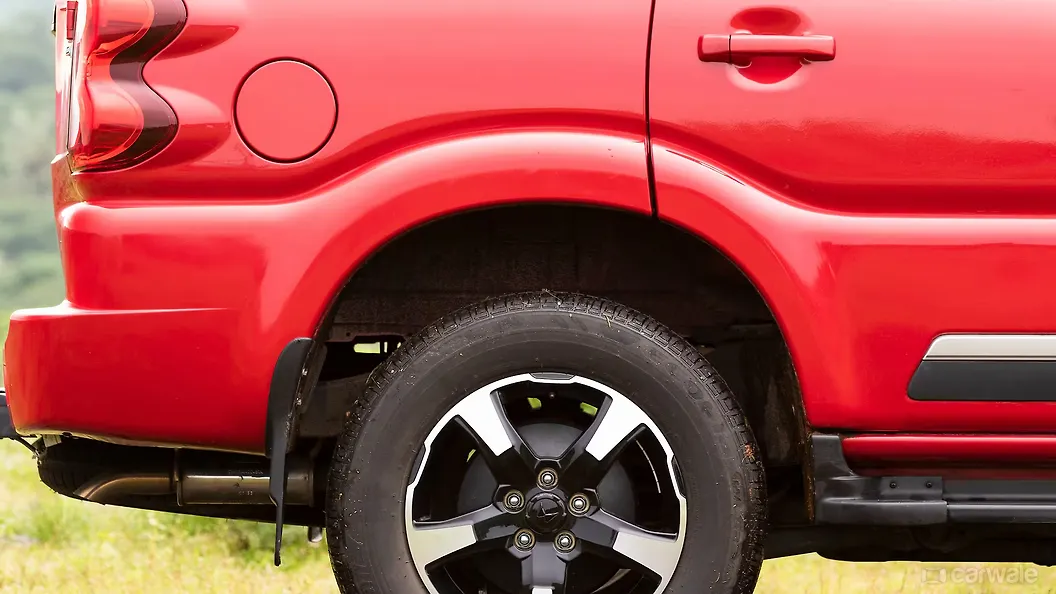 Scorpio Rear Fender Image, Scorpio Photos in India - CarWale