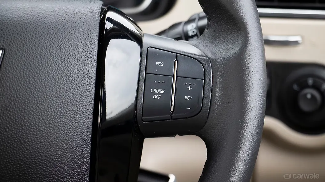 Scorpio Right Steering Mounted Controls Image, Scorpio Photos in India ...