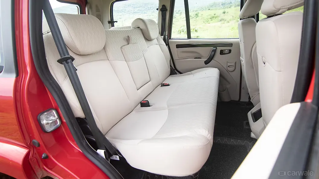 Scorpio Second Row Seats Image, Scorpio Photos in India - CarWale