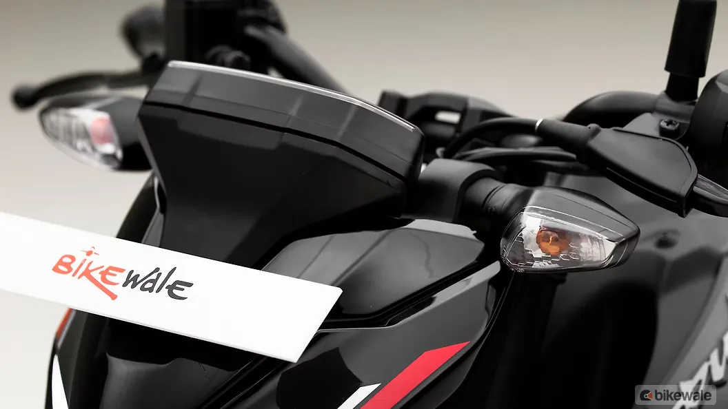Bajaj Pulsar N160 Front Turn Indicators Image – BikeWale
