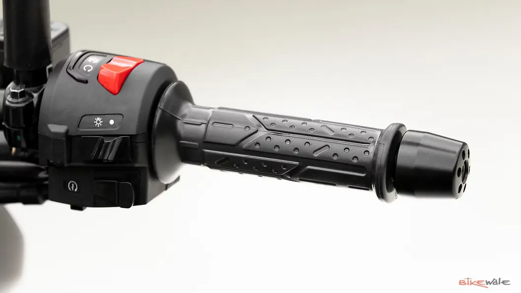 Bajaj Pulsar N160 Handle Bar Image – BikeWale