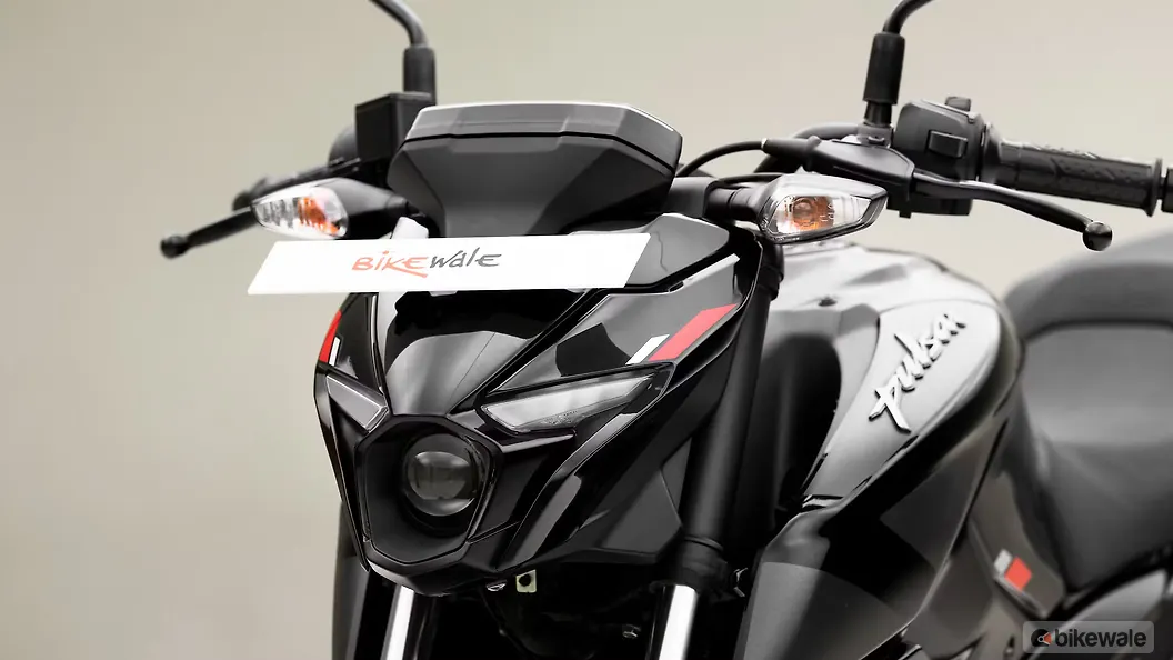 Bajaj Pulsar N160 Front Turn Indicators Image – BikeWale