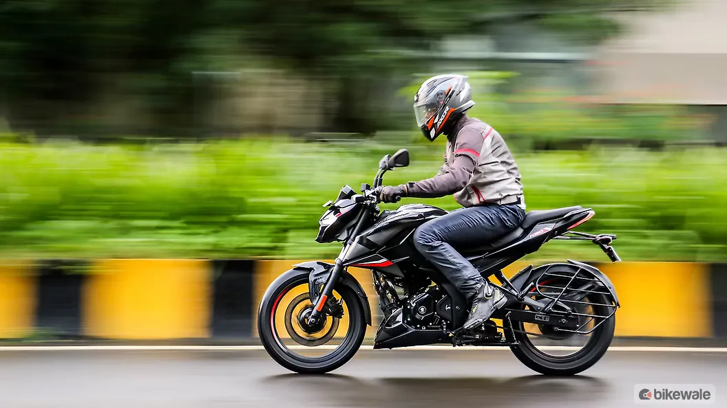 Bajaj Pulsar N160 Left Side View Image – BikeWale