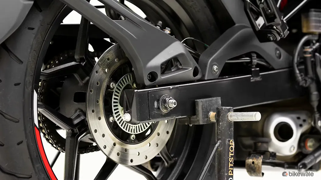 Bajaj Pulsar N160 Engine Oil Level Indicator Image – BikeWale