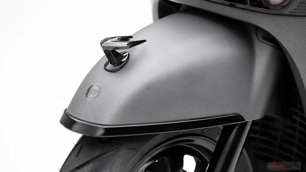 Keeway Sixties 300i Front Panel/Front Apron Image – BikeWale