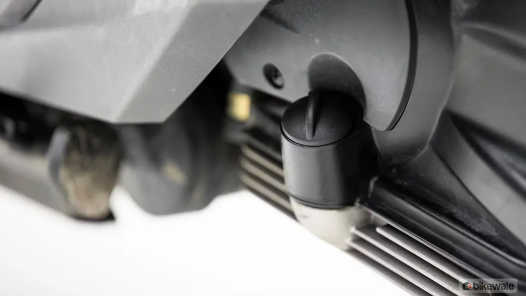 Keeway Sixties 300i Rear Wheel Image – BikeWale