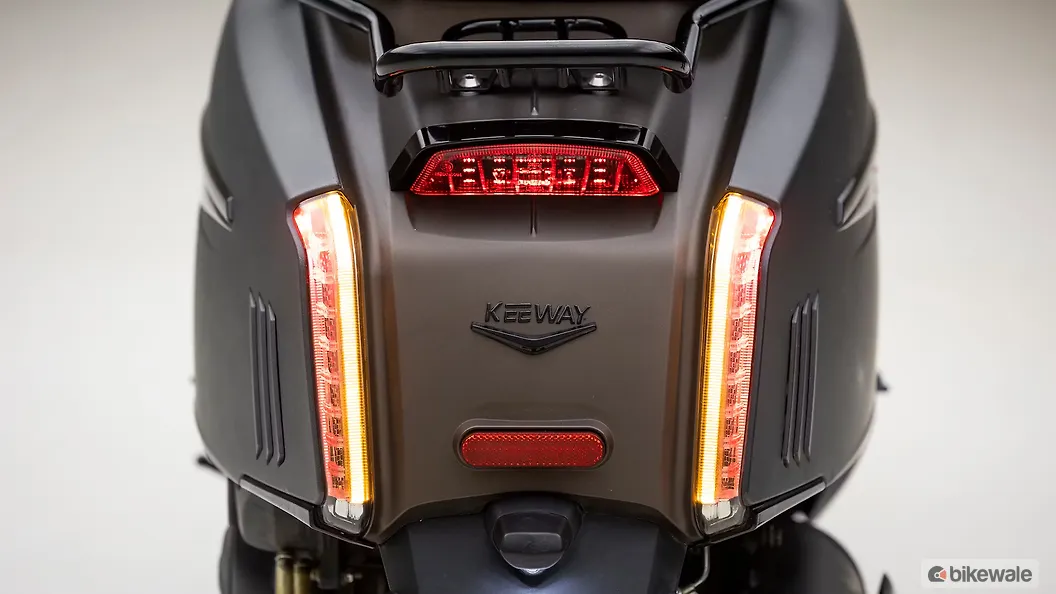 Keeway Sixties 300i Instrument Cluster Image – BikeWale