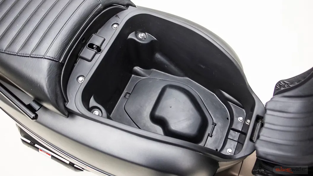 Keeway Sixties 300i Underseat Storage Image – BikeWale