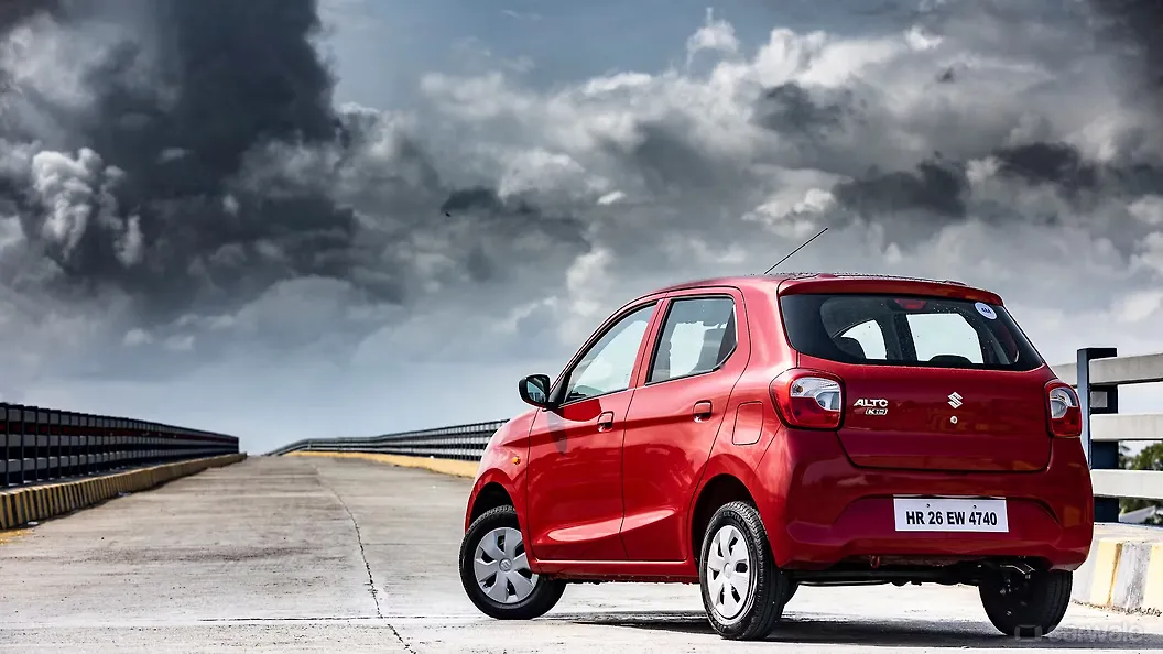 Alto K10 Left Rear Three Quarter Image, Alto K10 Photos in India - CarWale