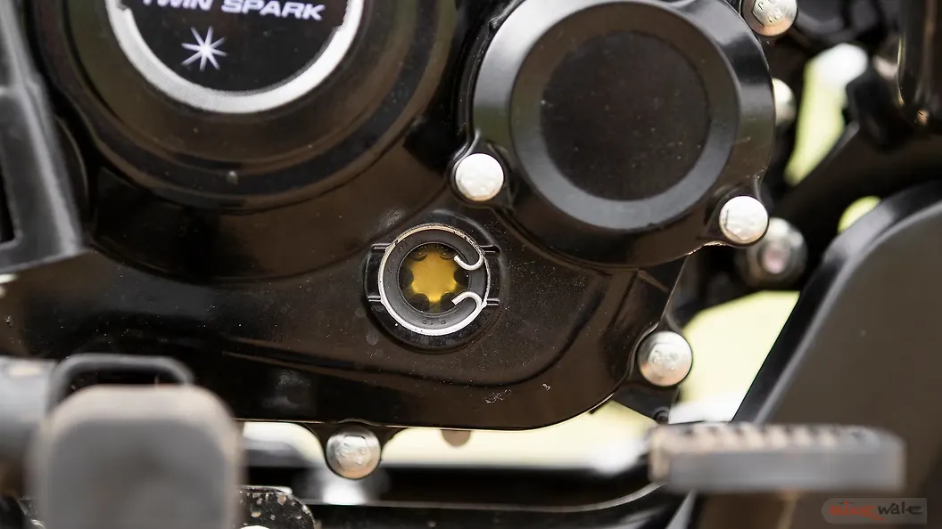 Bajaj CT 125X Engine Oil Level Indicator Image – BikeWale