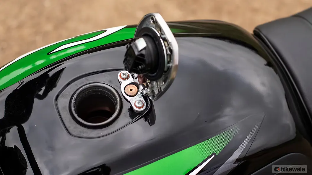 Bajaj CT 125X Fuel Tank Image – BikeWale