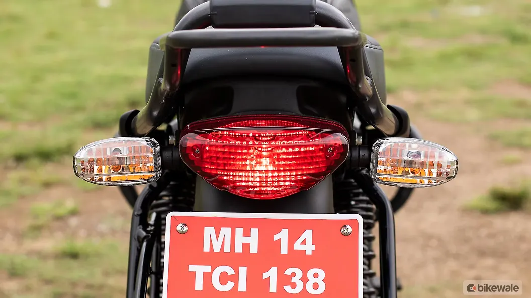 Bajaj CT 125X Rear Reflex Reflector Image – BikeWale