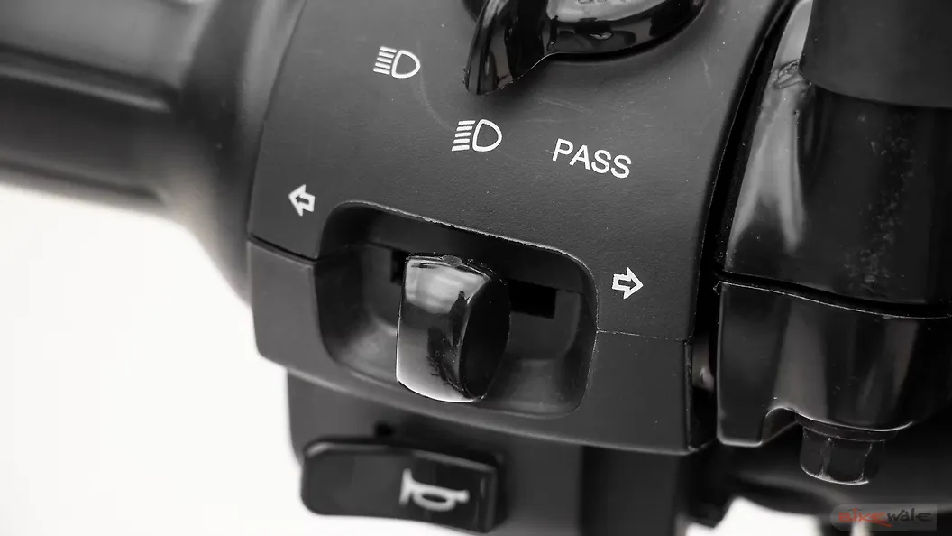 Royal Enfield Hunter 350 Ignition Switch Image – BikeWale