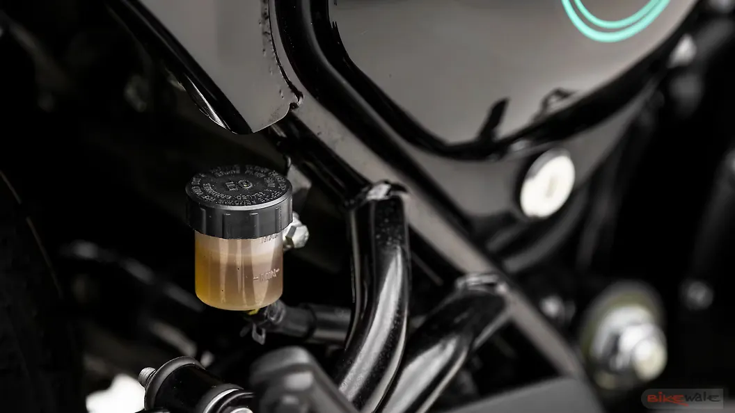 Royal Enfield Hunter 350 Rear Brake Fluid Reservoir Image – BikeWale