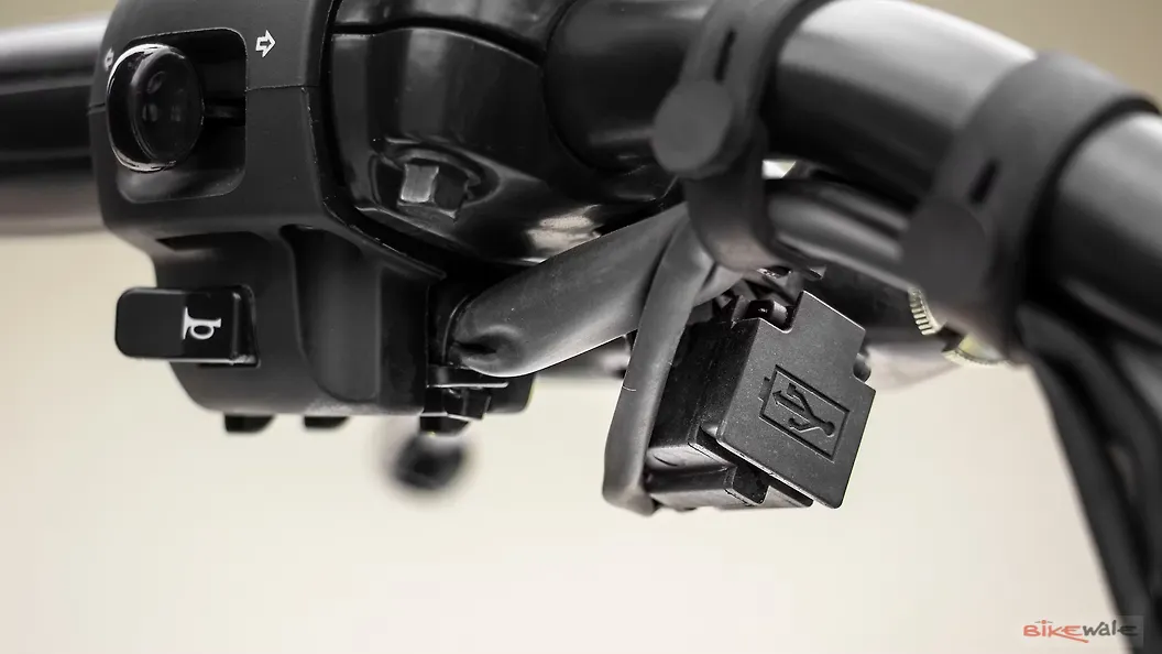 Royal Enfield Hunter 350 Ignition Switch Image – BikeWale
