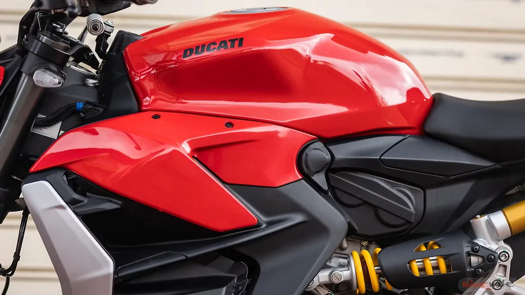 Ducati Streetfighter V2 Branding/Fuel Tank Decal Image – BikeWale