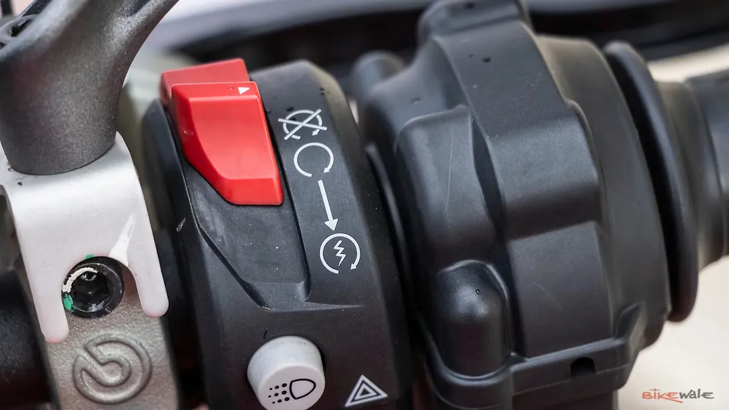 Ducati Streetfighter V2 Engine Start Switch Image – BikeWale