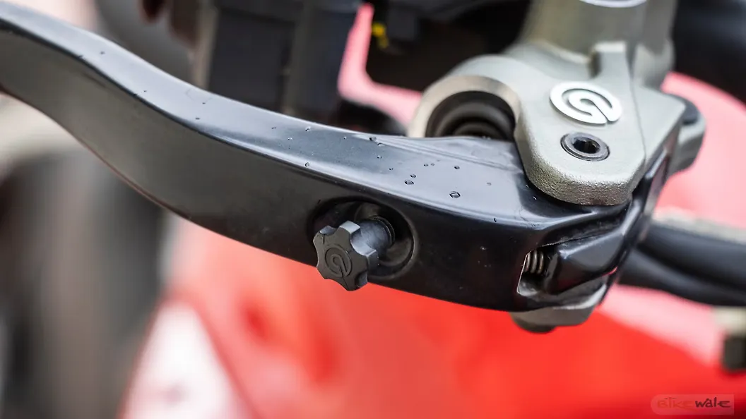 Ducati Streetfighter V2 Emergency Off Switch/Kill Switch Image – BikeWale