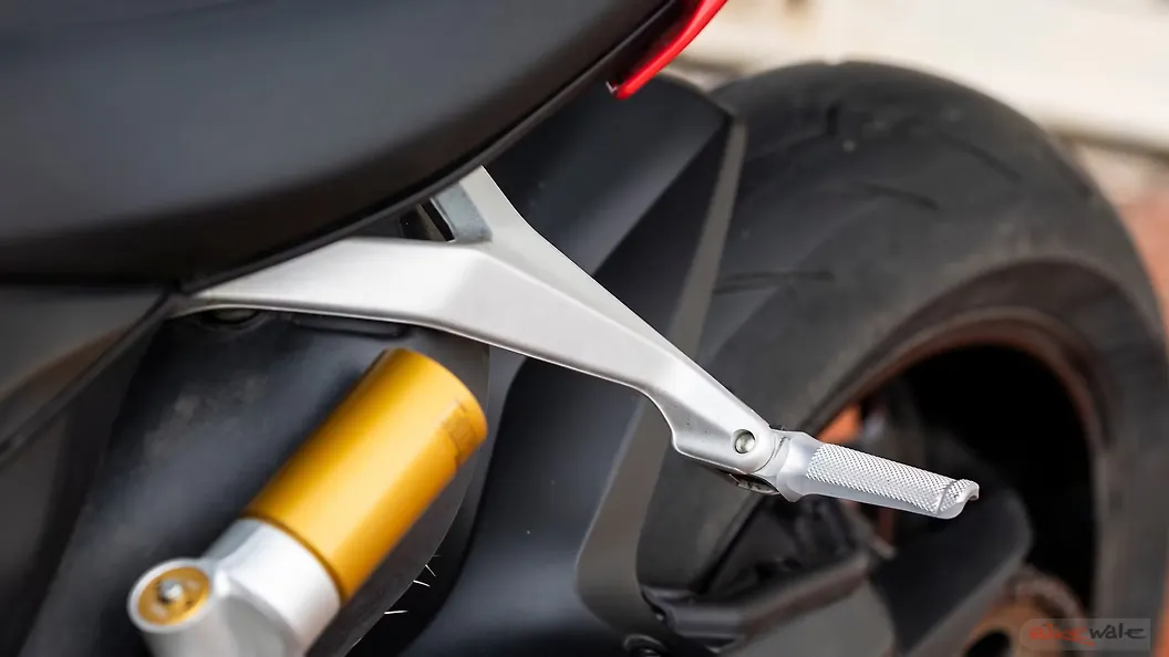 Ducati Streetfighter V2 Rider Footpeg Image – BikeWale