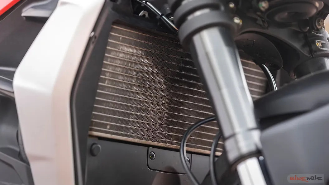Ducati Streetfighter V2 Radiator Image – BikeWale