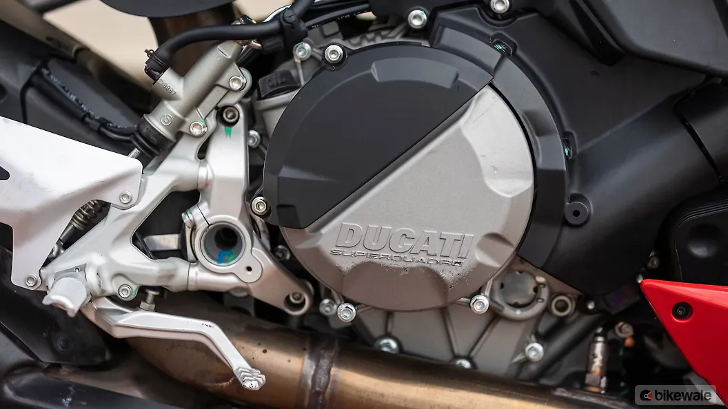 Ducati Streetfighter V2 Rear Brake Lever Assembly Image – BikeWale